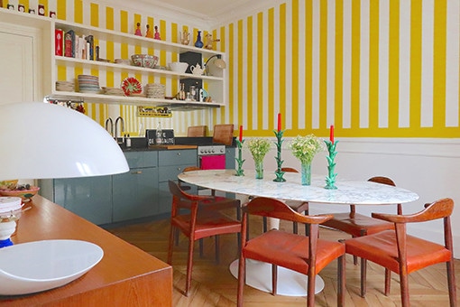 カラフルでグラフィック。ジャンヌの陽気な日常空間。｜PARIS DECO｜madameFIGARO.jp（フィガロジャポン）