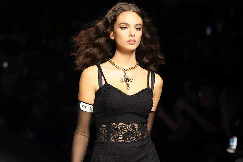 ディーヴァ・カッセル、シースルーのミニドレスで登場！｜Culture｜madameFIGARO.jp（フィガロジャポン）