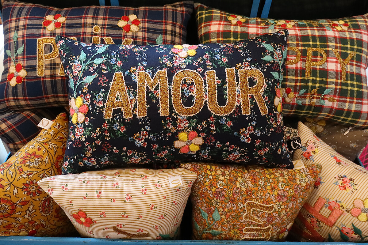 セネガルのダカールとパリを結ぶ、CSAOのオンディーヌの役割。｜Paris｜madameFIGARO.jp（フィガロジャポン）