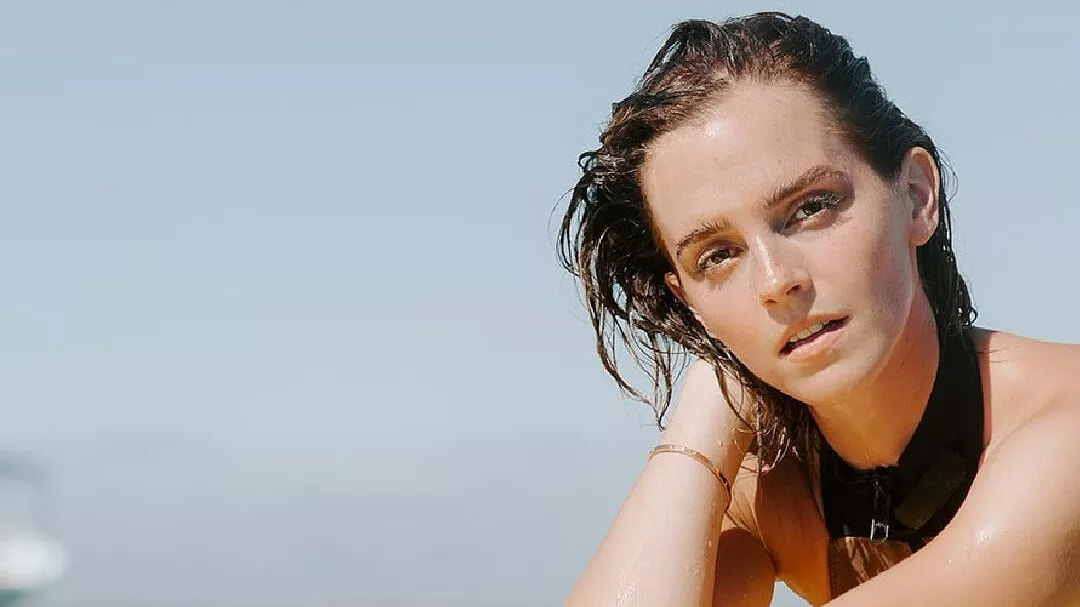 エマ・ワトソン、水着姿で引き締まったボディを披露！｜Culture｜madameFIGARO.jp（フィガロジャポン）