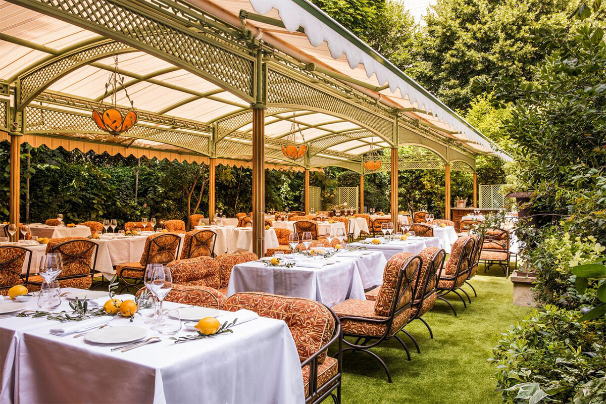 リヴィエラ・パリで庭園の美食。秋になってもヴァカンス気分を。｜Paris｜madameFIGARO.jp（フィガロジャポン）