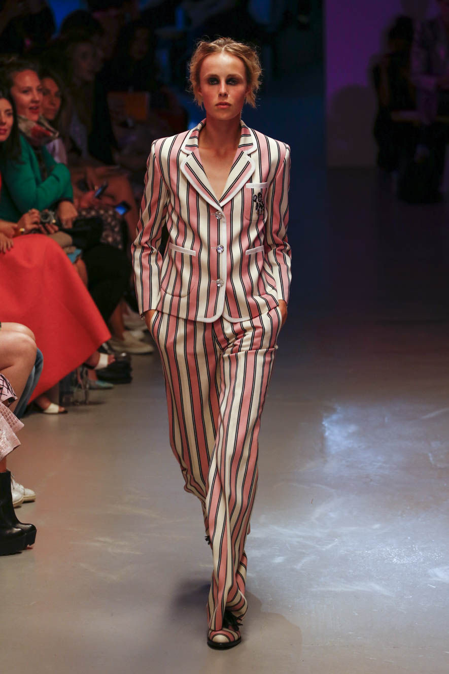 Giles - 2015 Spring & Summer Collection | madame FIGARO.jp（フィガロジャポン）