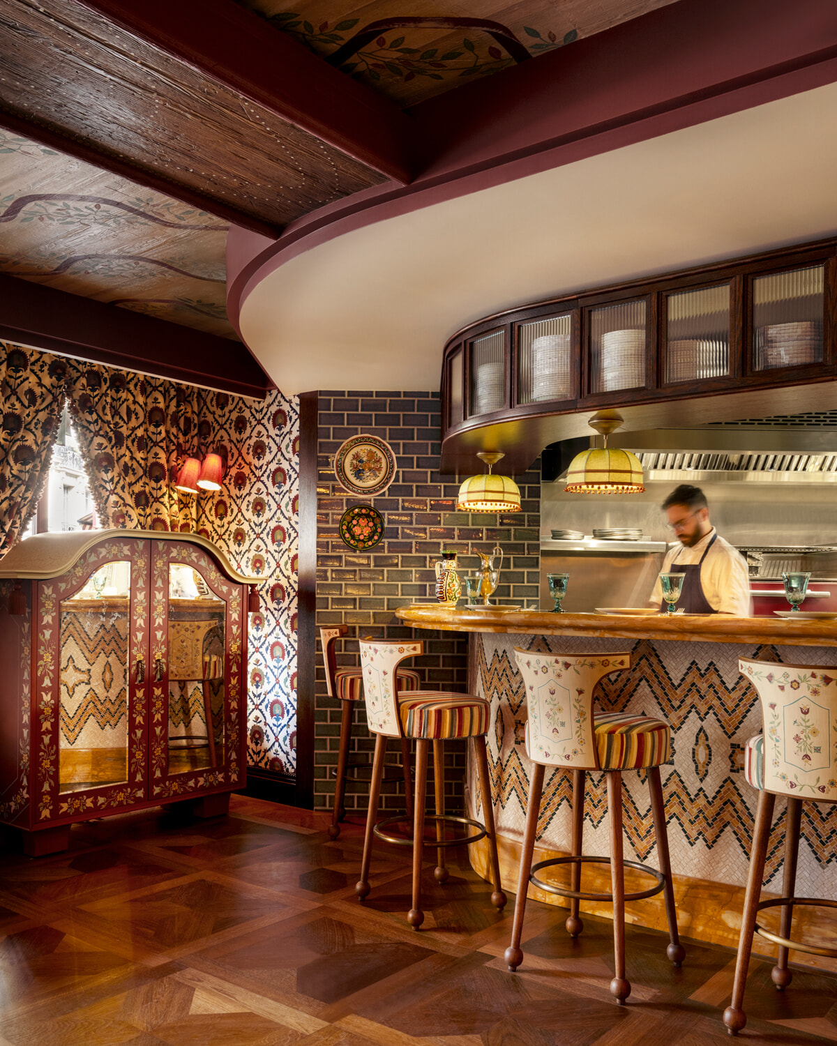 可愛い食器、おいしい料理。パリでゆくべきは東欧料理のブーバレ。｜Paris｜madameFIGARO.jp（フィガロジャポン）