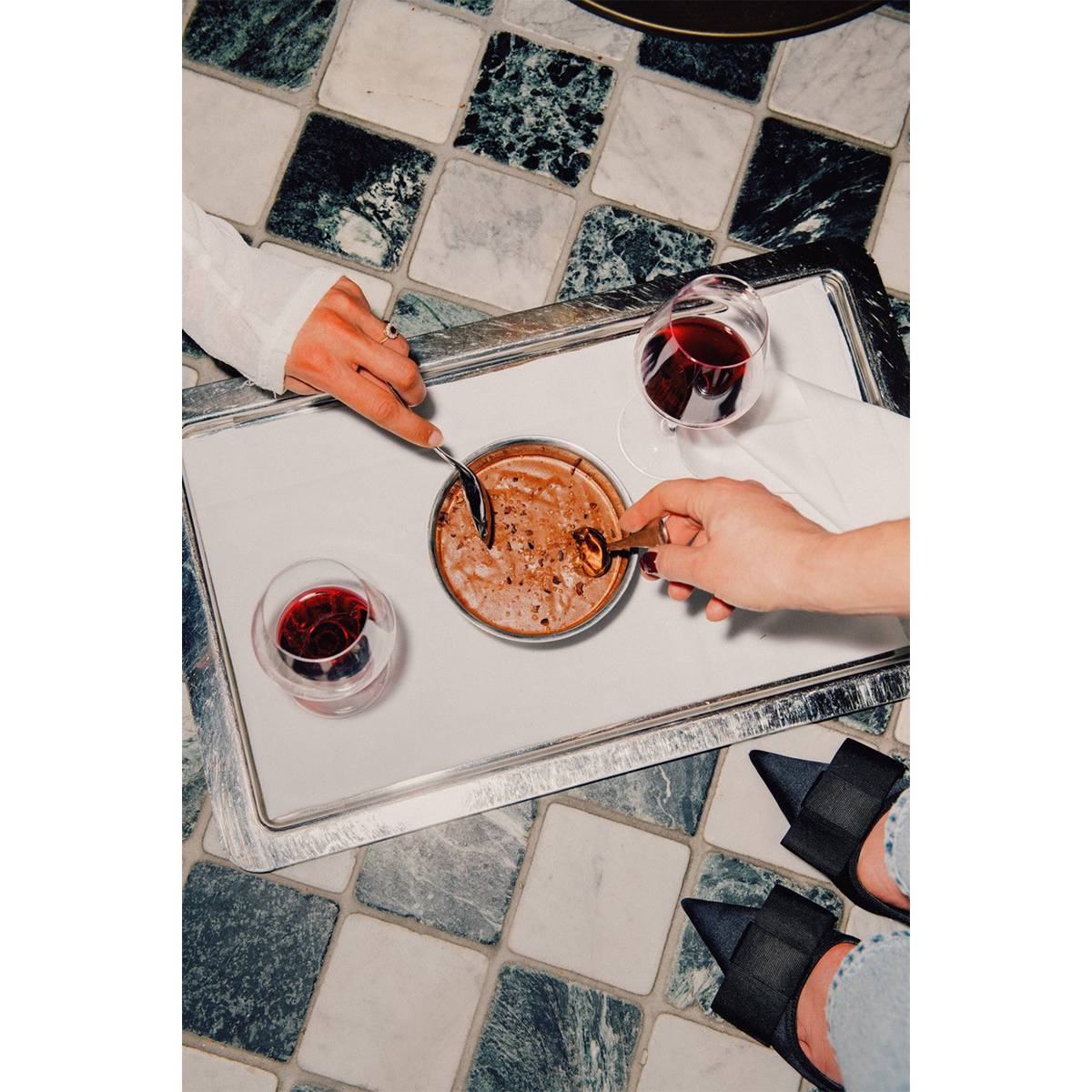 地下鉄リュ・ドゥ・バックの駅前、ホテルに秘められたアネットでティータイム。｜Paris｜madameFIGARO.jp（フィガロジャポン）