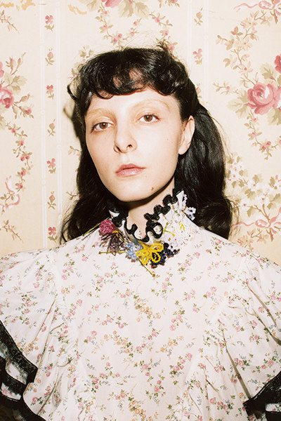 チョーカー好きな4姉妹。｜Fashion｜madameFIGARO.jp（フィガロジャポン）