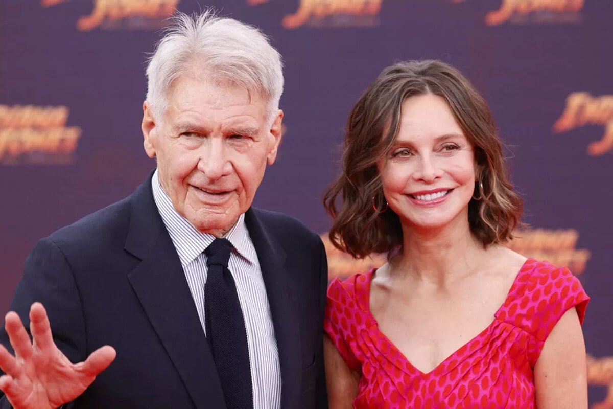 ハリソン・フォード、空港で目撃された妻との情熱的なキス。 | madameFIGARO.jp（フィガロジャポン）