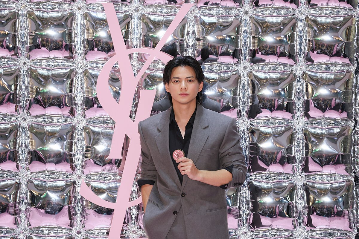 平野紫耀「ラブであふれた空間」。イヴ・サンローラン・ボーテ、表参道ヒルズで特別イベント開催。 | madameFIGARO.jp（フィガロジャポン）