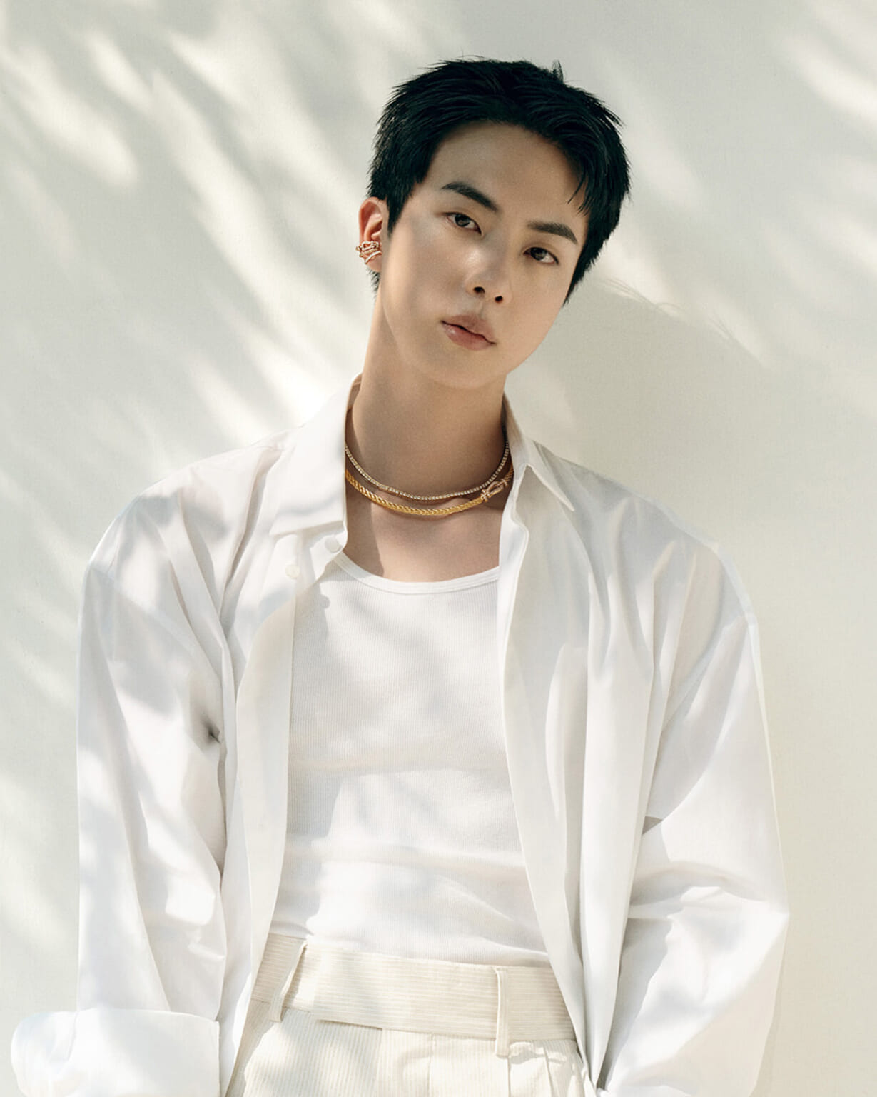 BTS JIN、美しさが止まらない！ 思わず見惚れる22枚をチェック。 | madameFIGARO.jp（フィガロジャポン）